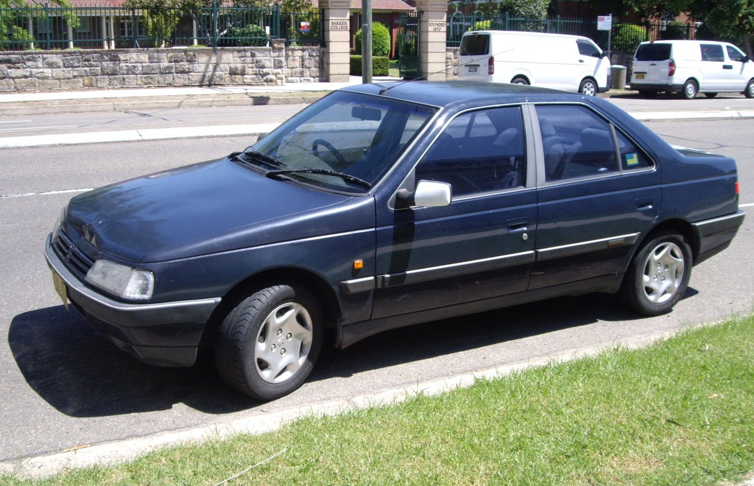 Peugeot 405 technical specifications and fuel economy